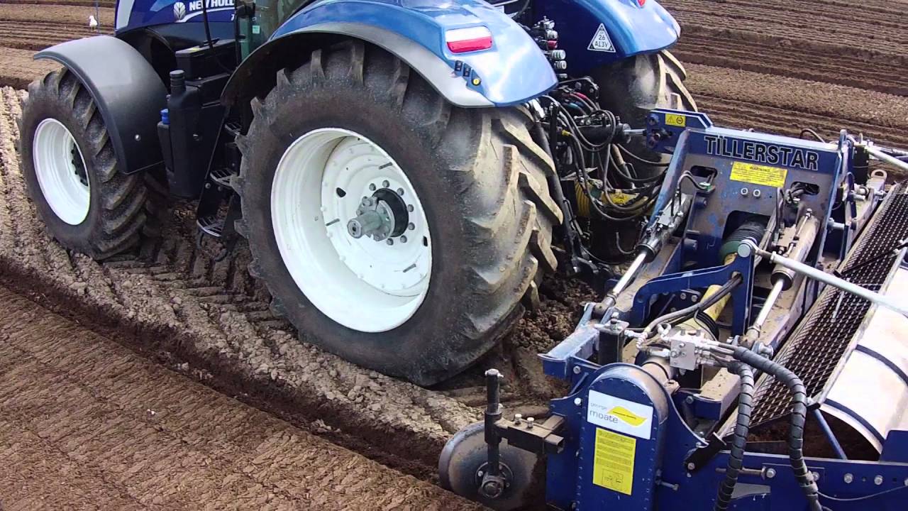 George Moate 2 Bed Tillerstar preparing beds for beetroot at Dipple ...