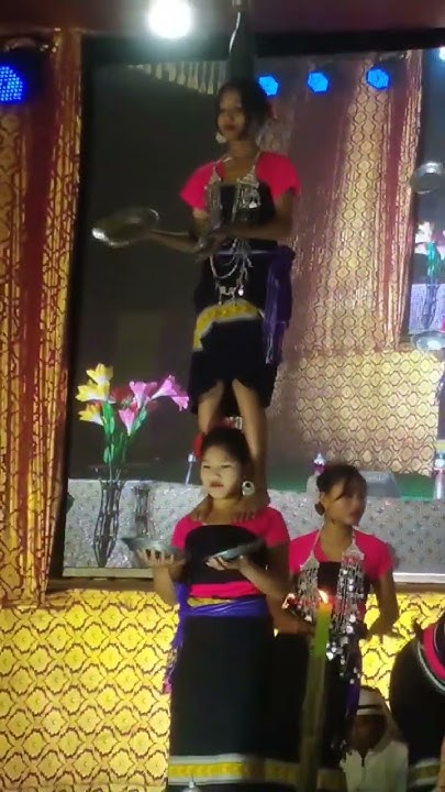 Bru Reang Transitional Dance - YouTube