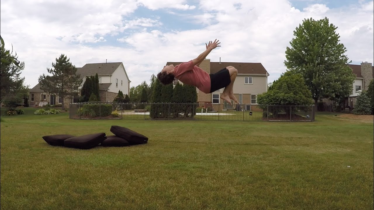 LEARNING MY BACKFLIP (ON GROUND) - YouTube