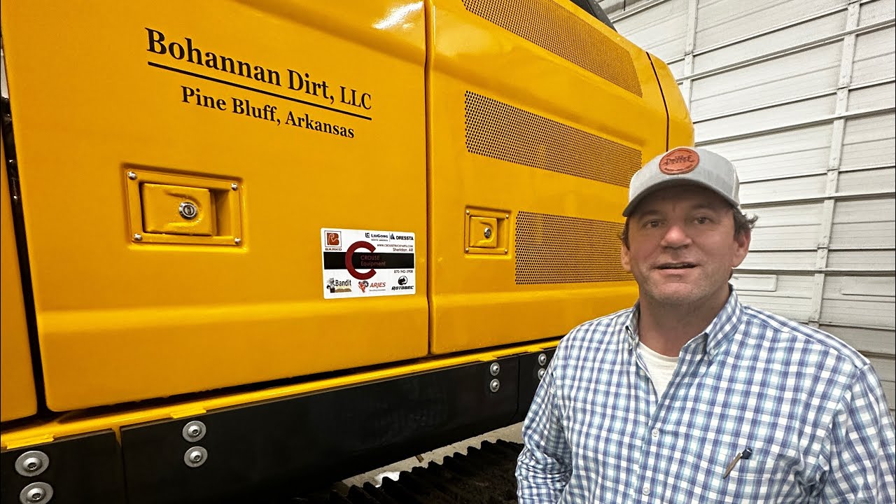 Check out the LiuGong 933F Excavator - YouTube