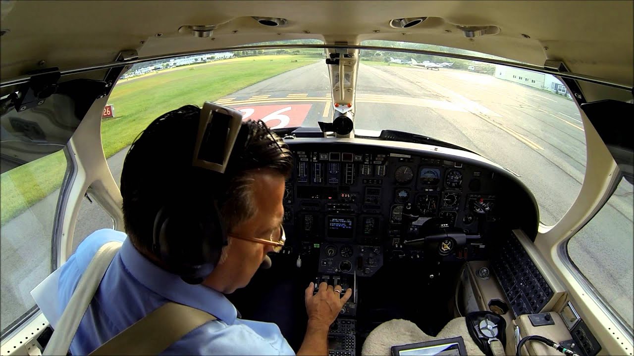 Citation V - VFR flight - Cockpit view with ATC! - YouTube