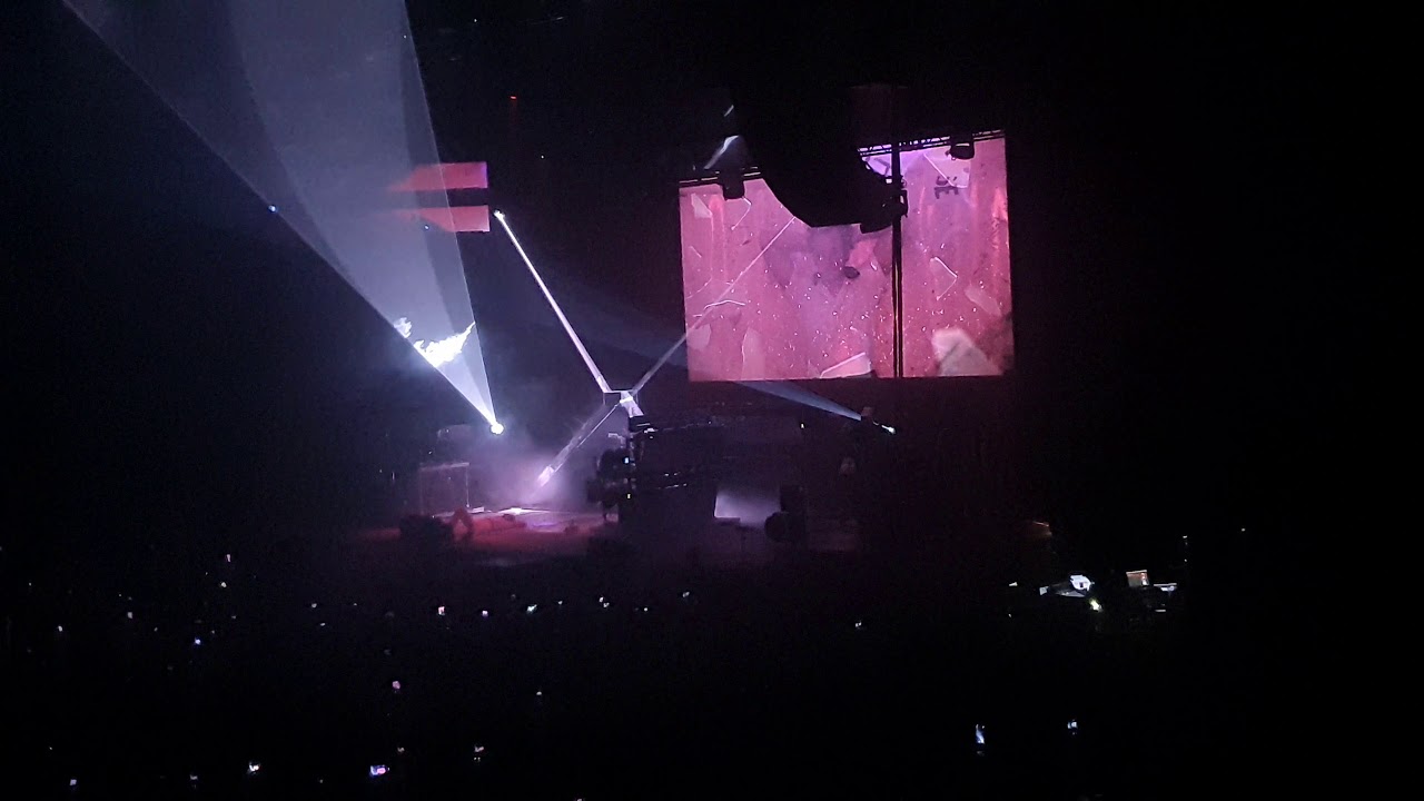 Flume - Insane @COS Torwar Warsaw 28.10.19 - YouTube