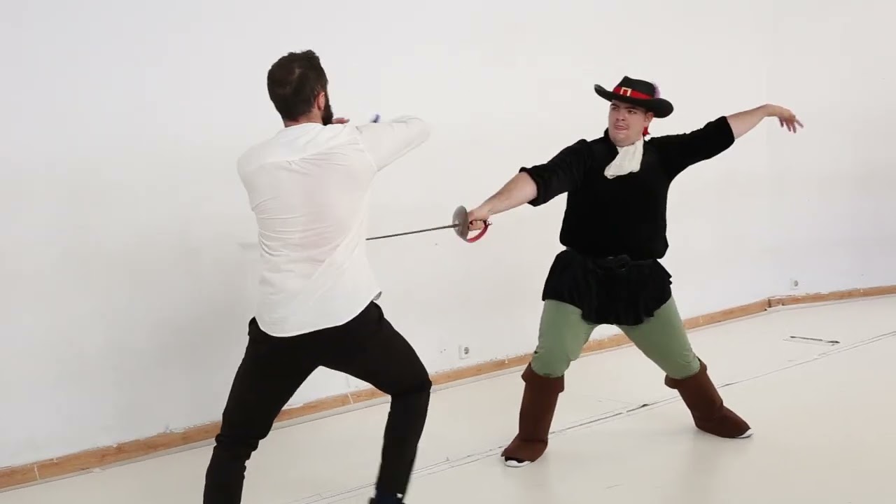 Esgrima Escénica: Matías y Fernando (Sable) - YouTube
