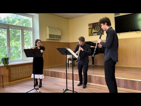 E. Bozza, Suite Breve en Trio - YouTube