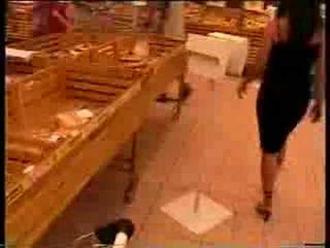Andrea Rost goes shopping with her daughter - YouTube