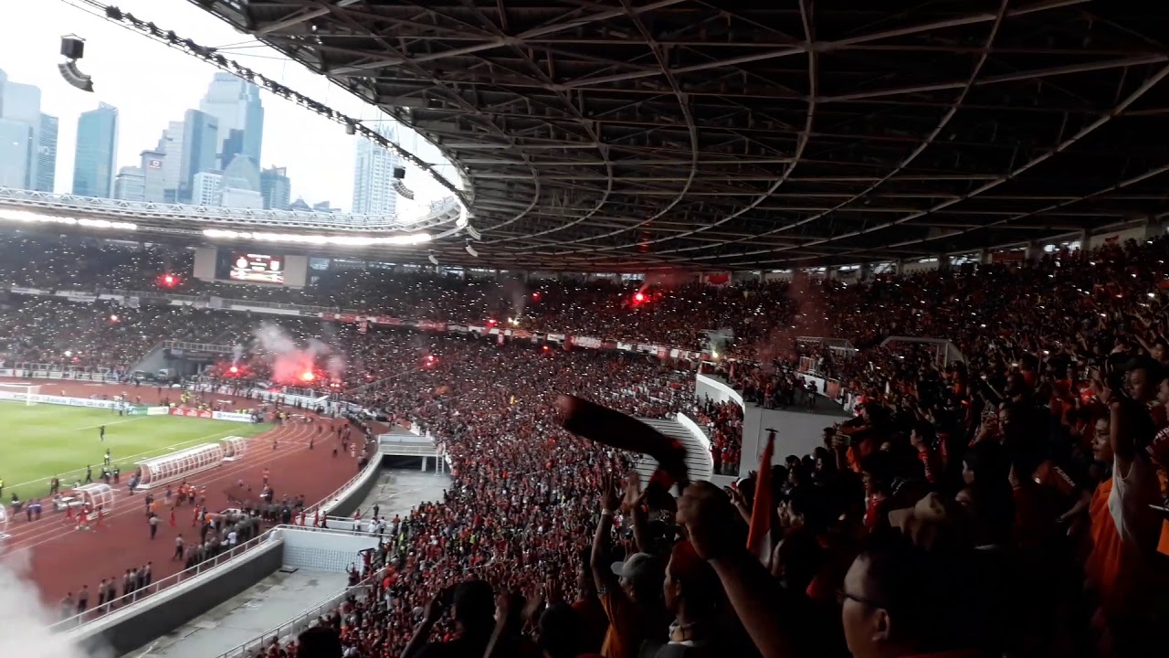 SUASANA DI STADION SAAT PERSIJA JUARA LIGA INDONESIA 2018 - YouTube