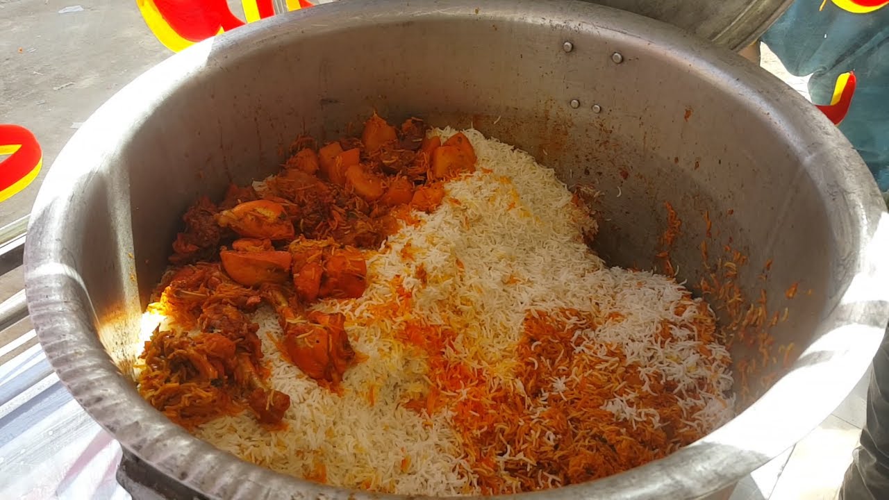 Street Style Chicken Biryani By Cooking With Kawish - YouTube