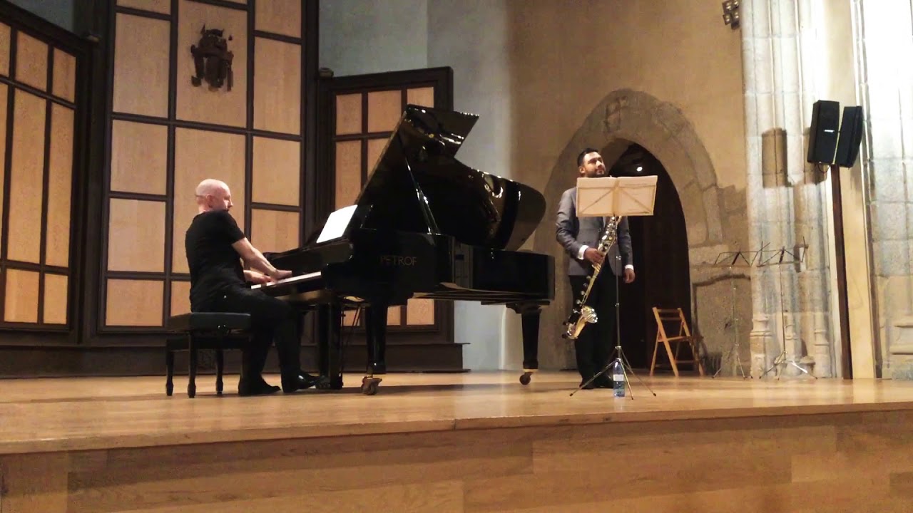 BALLADE - Eugene Bozza bass clarinet Gonzalo Quintero - YouTube