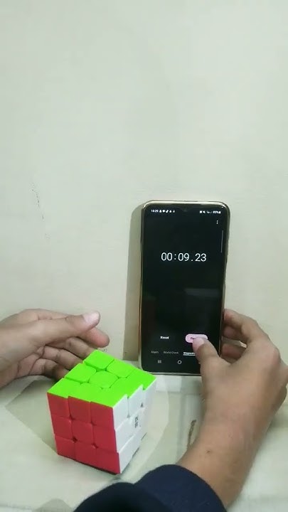 Solving complex rubix cube puzzle under 10 seconds - YouTube