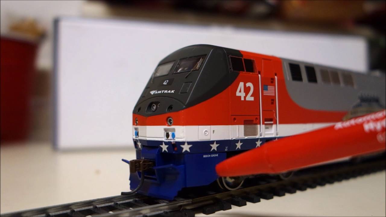 Model Train Review #4: Amtrak "Veteran's Heritage Unit" P42DC (HO Scale ...