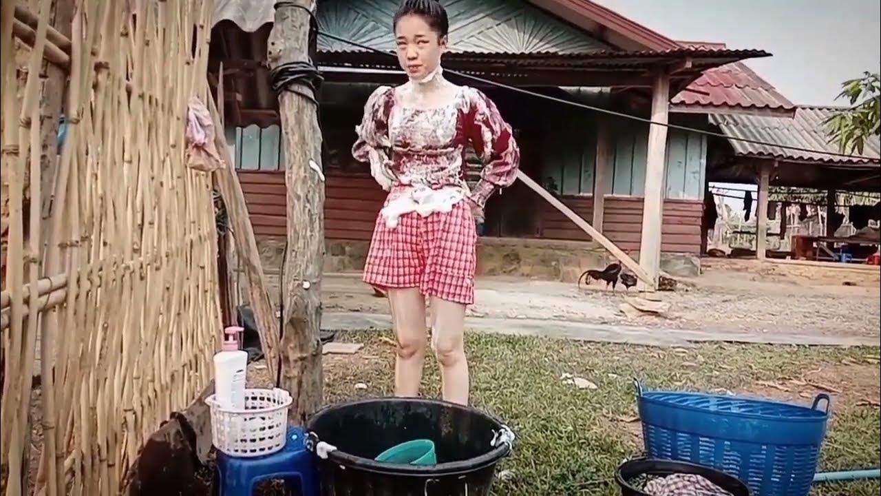 Istri mandi, gadis cantik sedang mandi, Itu wah terbaik | wanita mandi di gunung 46 - YouTube