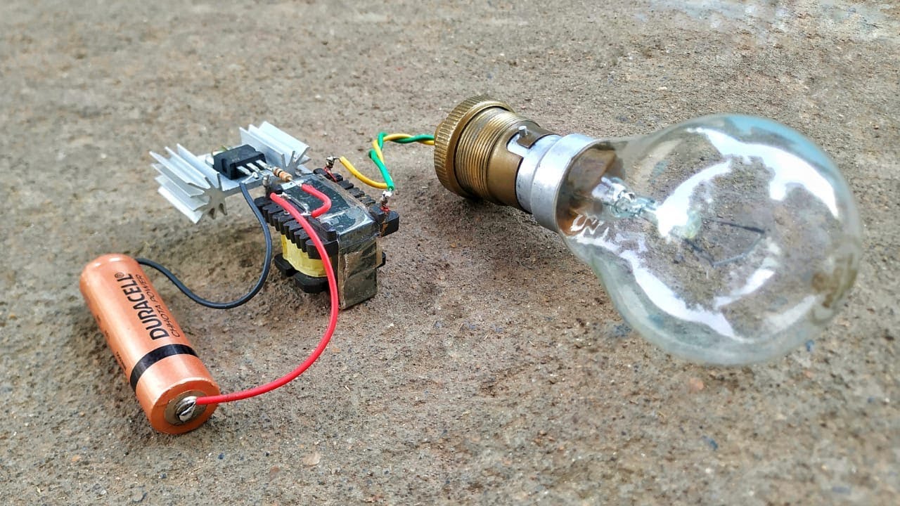 How to make 1.5 volt to 220 volt inverter with battery Simple Electronic - YouTube