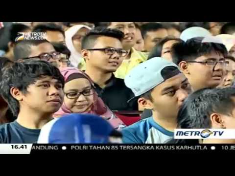 Mosidik - stand up in english - Stand Up Comedy Indonesia - YouTube