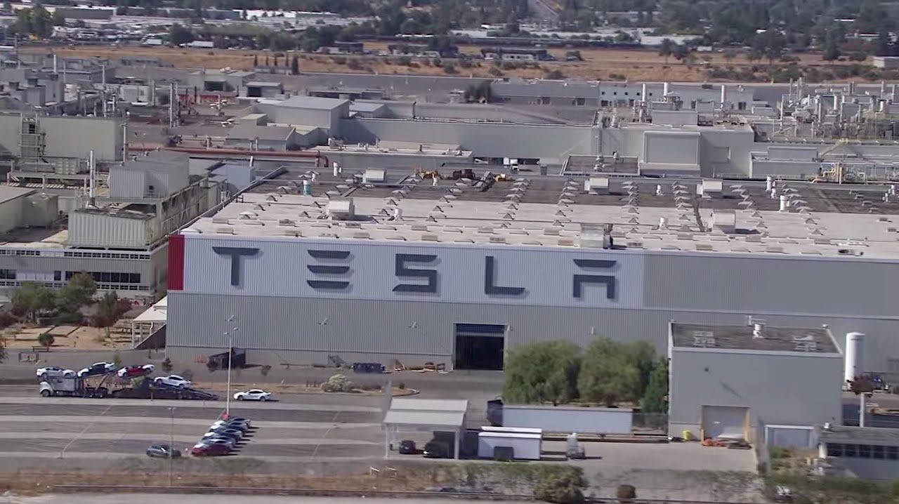Tesla Model S Production - YouTube