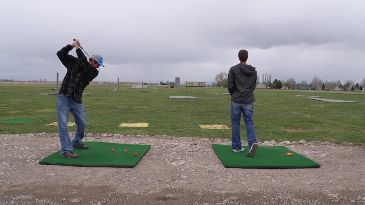 Outta Bounds Golf is teeing up in Manhattan - YouTube