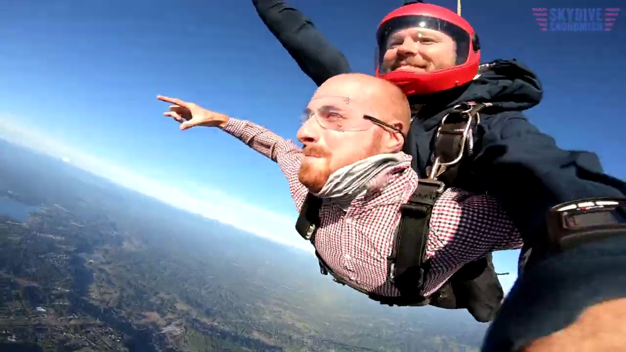 Jonathon Short's Tandem skydive! - YouTube