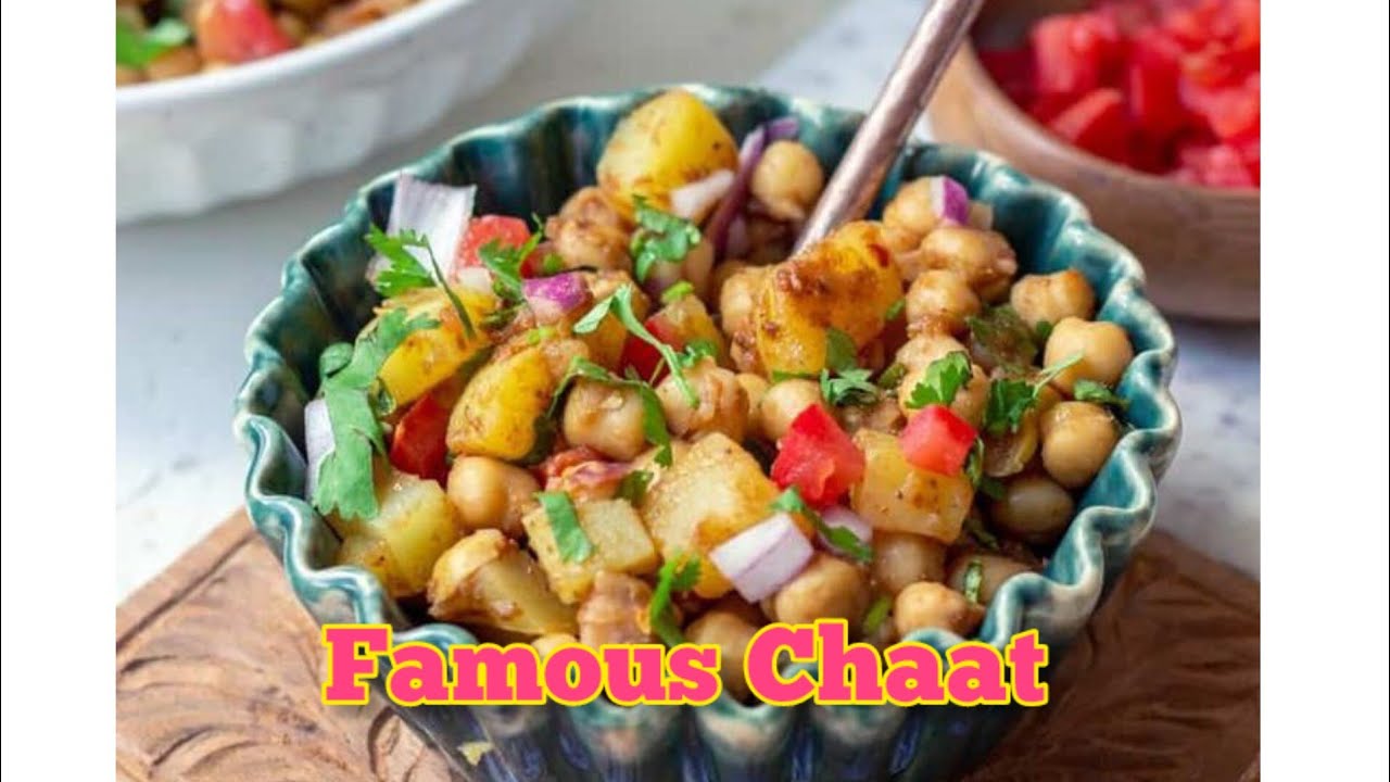 |Karachi famous Chaat||Moona Khan| - YouTube