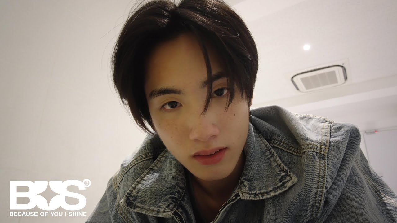 BUS5 Member Introduction - PHUTATCHAI - YouTube