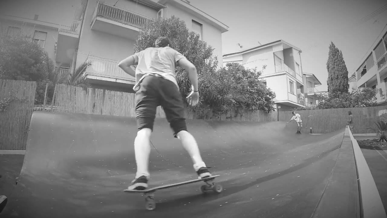 WOODY WAVE - The Surf Skate Wave - YouTube