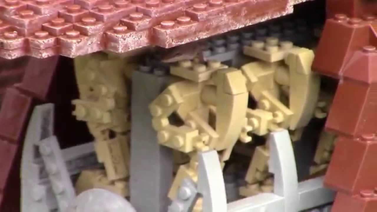 Lego Star Wars - Lizard Hiding on Lego Battle Droids - Legoland Florida ...
