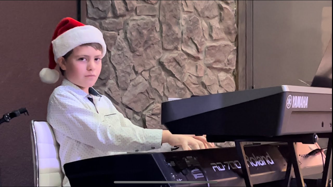 Silver Bells, Frosty the Snowman, Rudolph the Red Nosed Reindeer, and ...