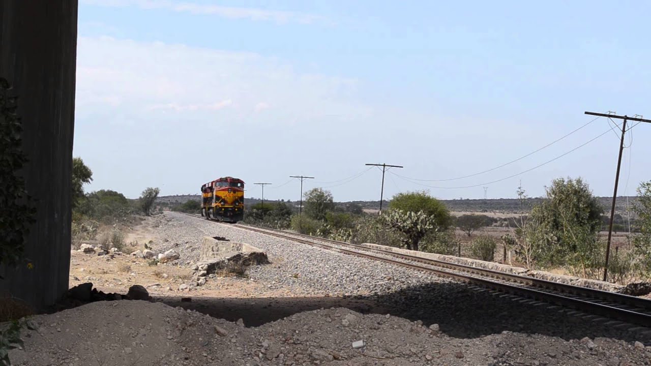 KCSM 4733 y 4725 ES44AC, 47s Solas en San Diego de la Unión, Guanajuato. México NOAS_5 - YouTube
