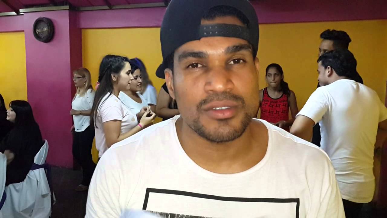 Barak Robert Green saludando a nuestros músicos de la vision - YouTube