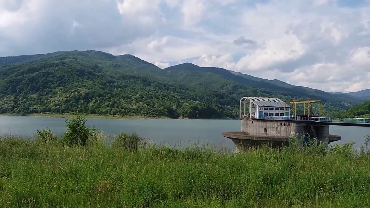 Barajul... de la Maneciu - YouTube