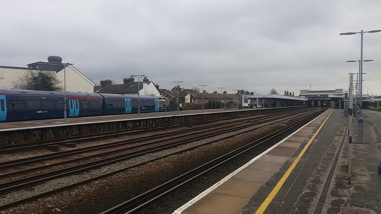 NETWORK RAIL STONEBLOWER GOING THROUGH TONBRIDGE - YouTube