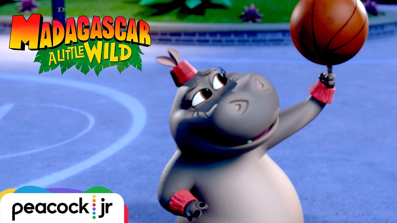 Gloria the Hooping Hippo | MADAGASCAR A LITTLE WILD - YouTube
