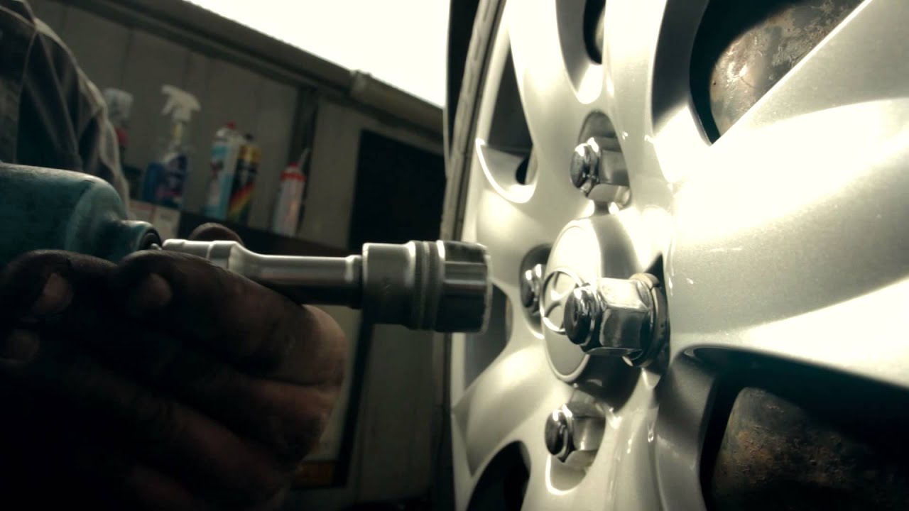 Autohaus Wolthoff Reifenwechsel - Image (promotionfilm Tim Detmers ...