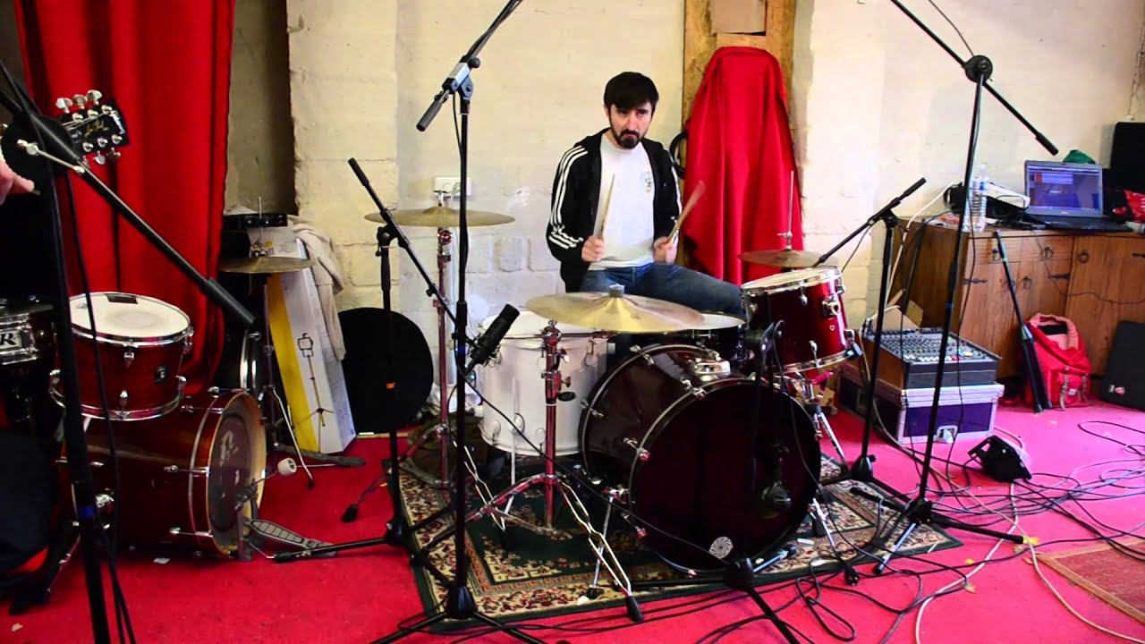 The Missing Season - Power Hungry Man (Live pour la Ferarock) - YouTube