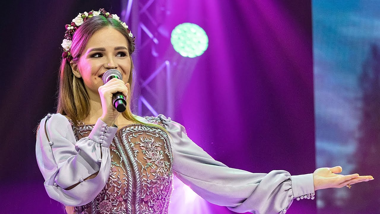 Ana Cernicova - Cântă cucul, bată-l vina #AnaCernicova #Lăutarii # ...