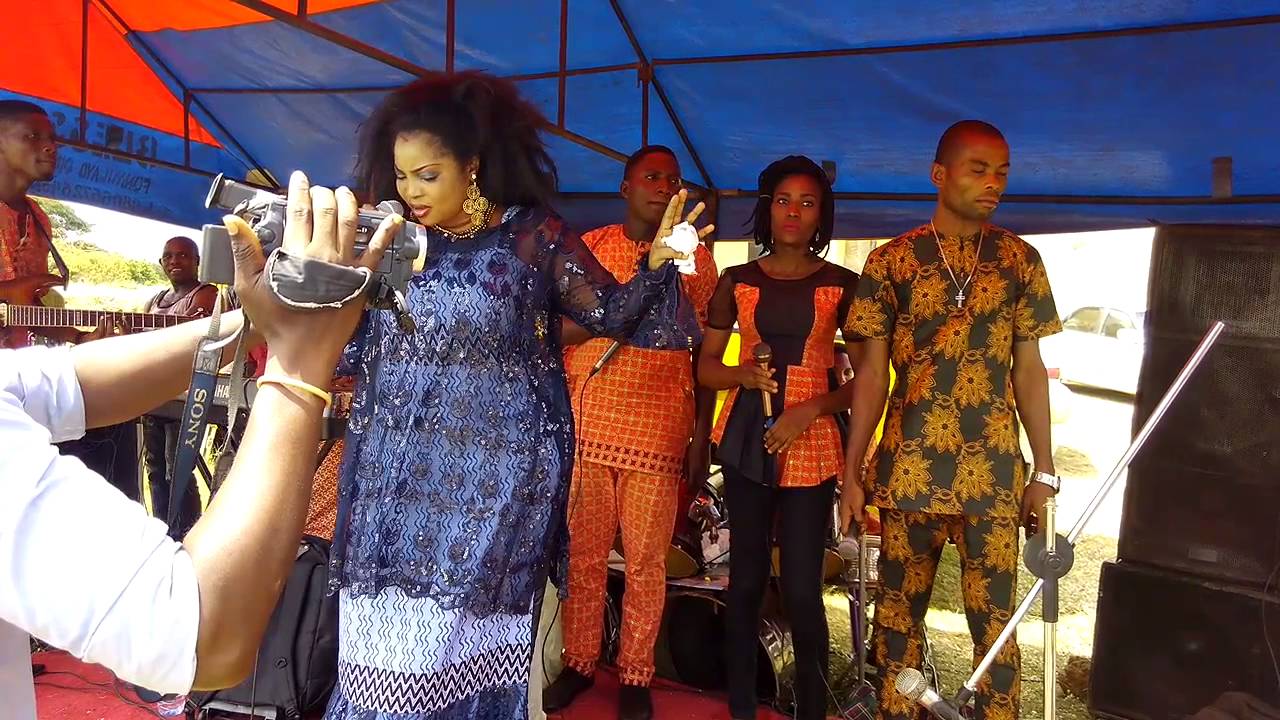 Busola Oke Live on stage at Itapa Ekiti - YouTube