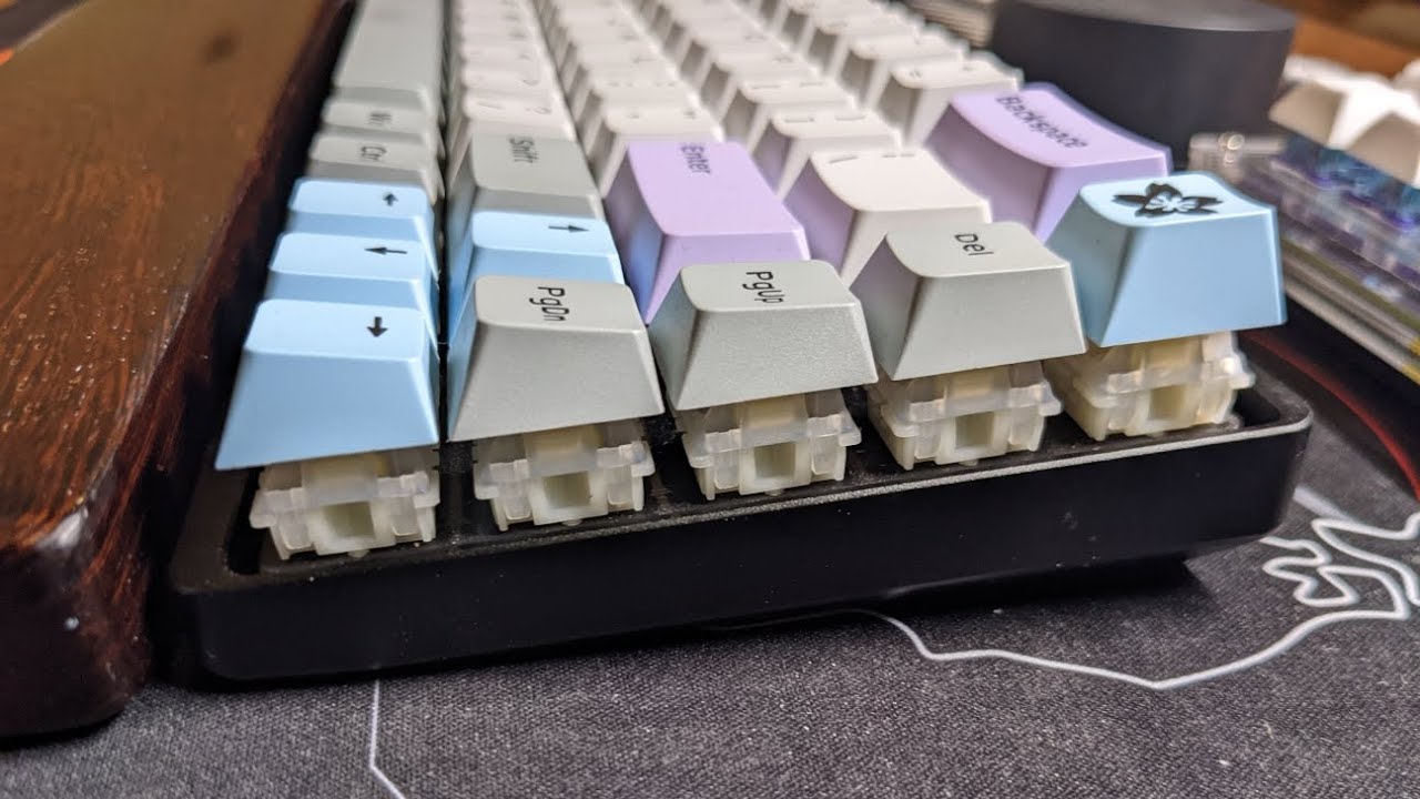 gasket on tray mount keyboard (flex on tray mount board) - YouTube