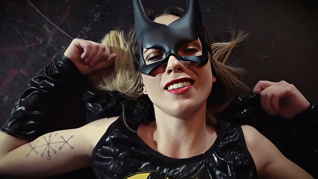 BATGIRL GIVES UP TO LUCKY THIEF - Superheroine Defeated | Rocky Jackson ...