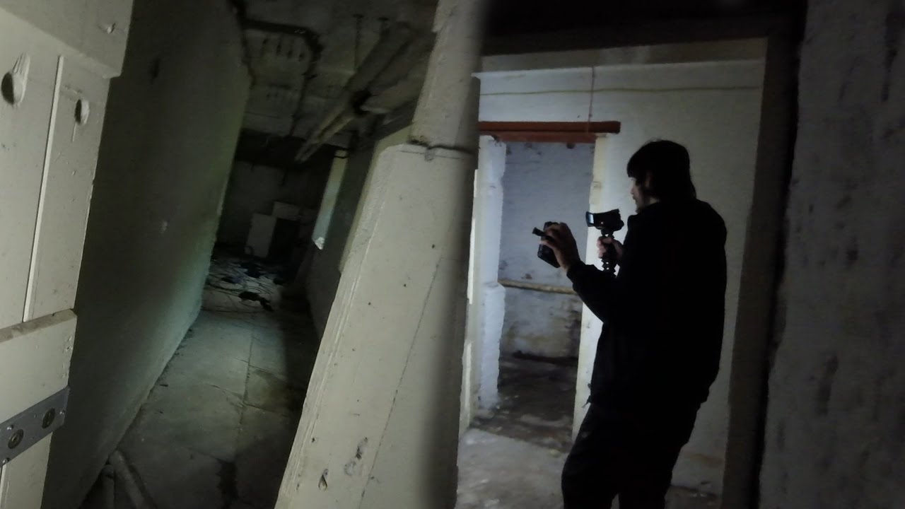 EXPLORING AN ABANDONED MANSION**HAUNTED BASEMENT** - YouTube