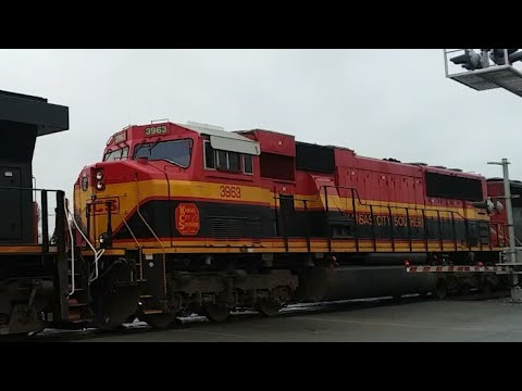 KCS 3973, SD70MAC, trailing NB - YouTube