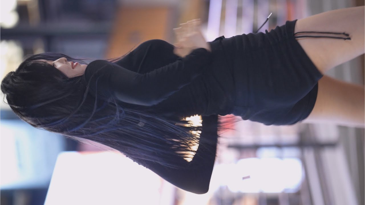 [ HANDS UP / Whiplash / 카리나 - UP ] Dance Team WIT ( 250725 HONGDAE BUSKING ) 하연 직캠 By GoodFanCam ...