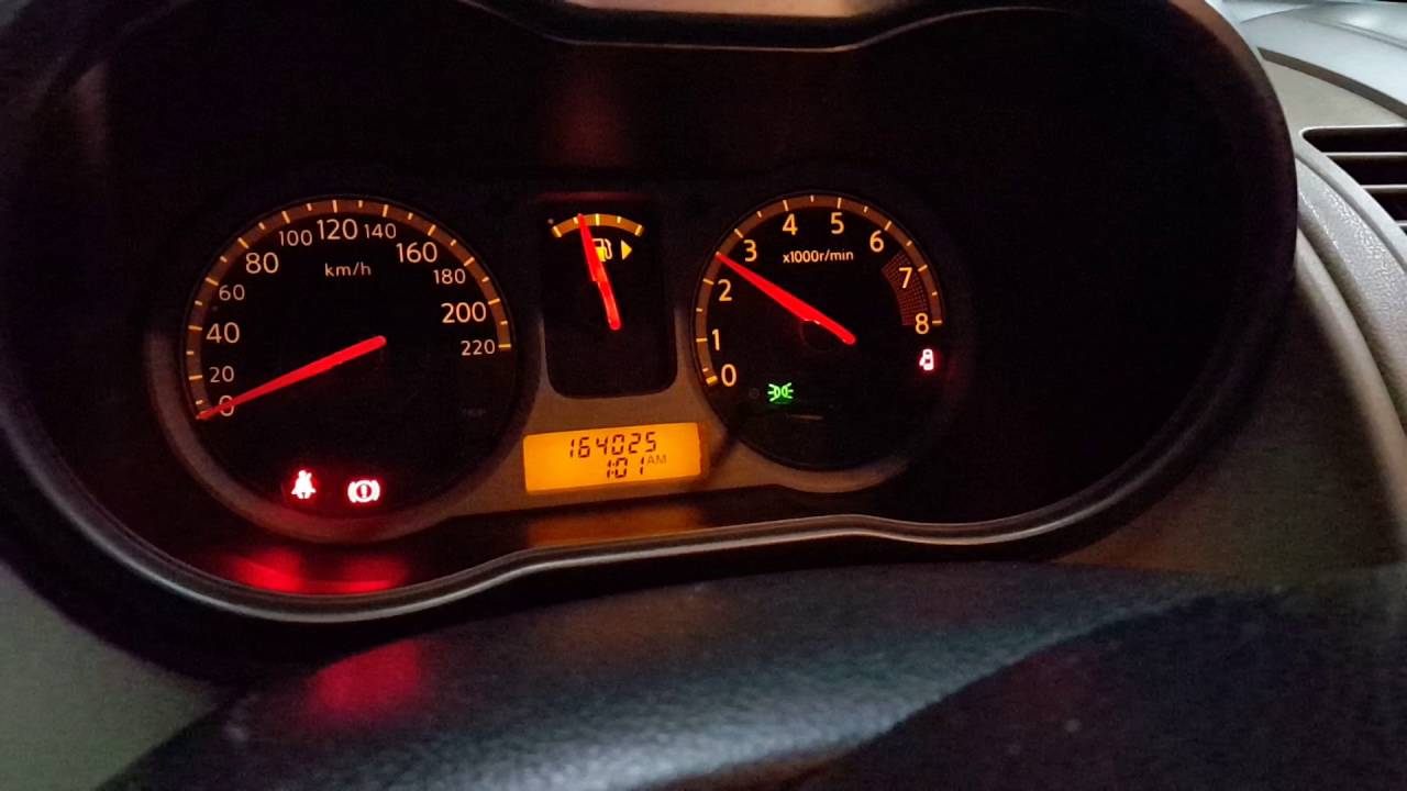 Nissan Note 1.6 81kw rpm problem - YouTube