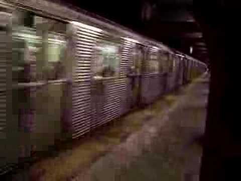 MTA New York City Subway : World Trade Center Bound Phase II R32 E ...