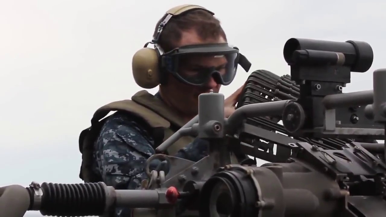 US Sailors Firing the Powerful Mk38 M242 Bushmaster on a Boat - YouTube
