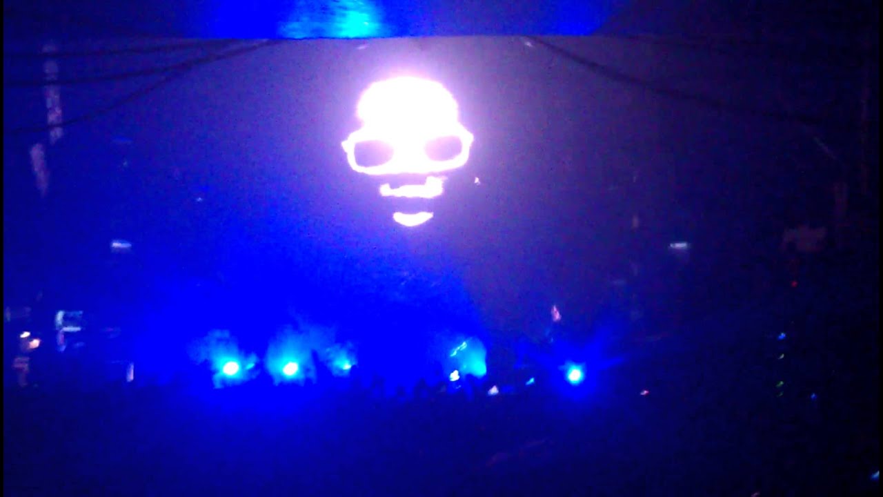 chase & status brixton briefcase o2 newcastle - YouTube