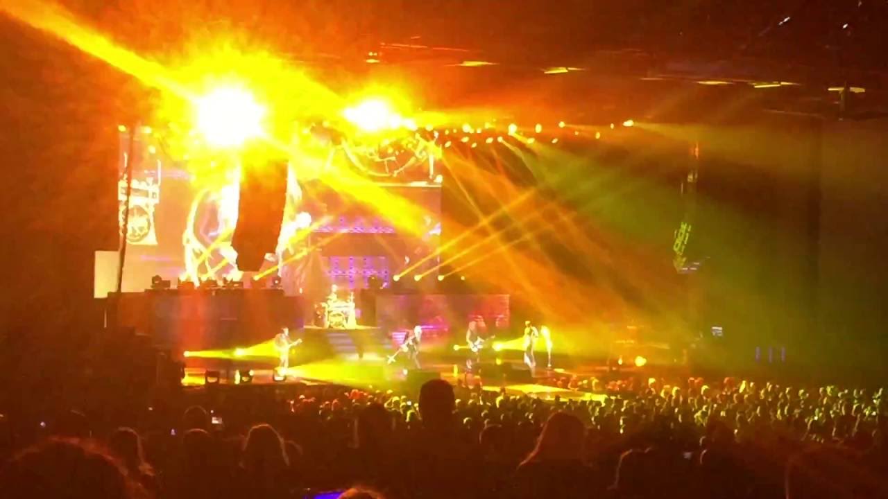 Def Leppard - 9:20:2016 Phoenix #defleppard #akchin - YouTube