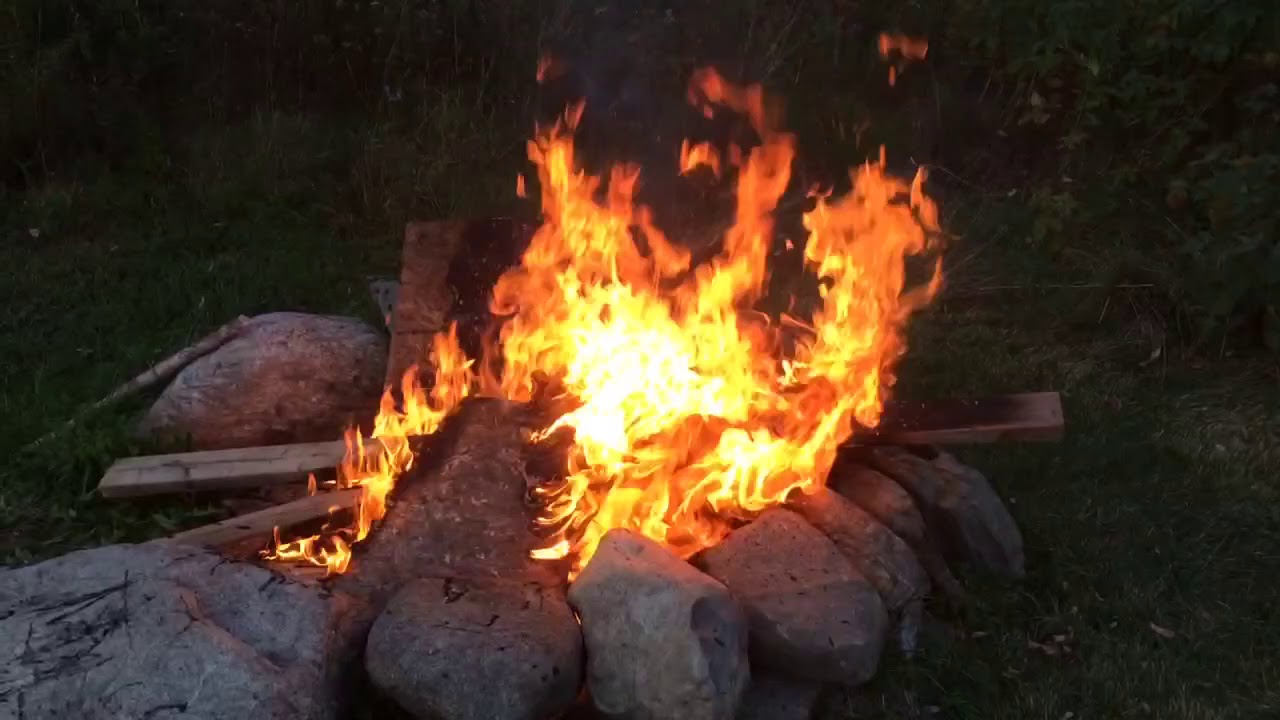 Virtual Campfire with Crackling Fire Sounds (HD) - YouTube