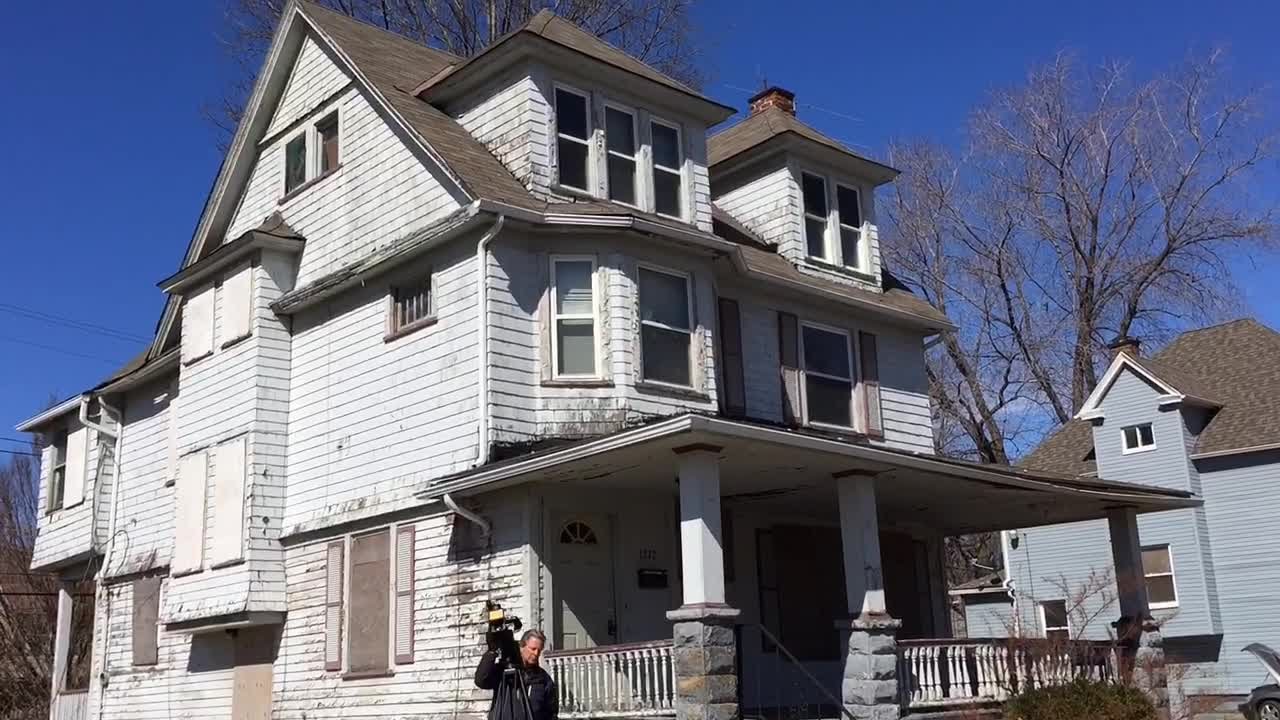 Dangerous, vacant homes in Cleveland - YouTube