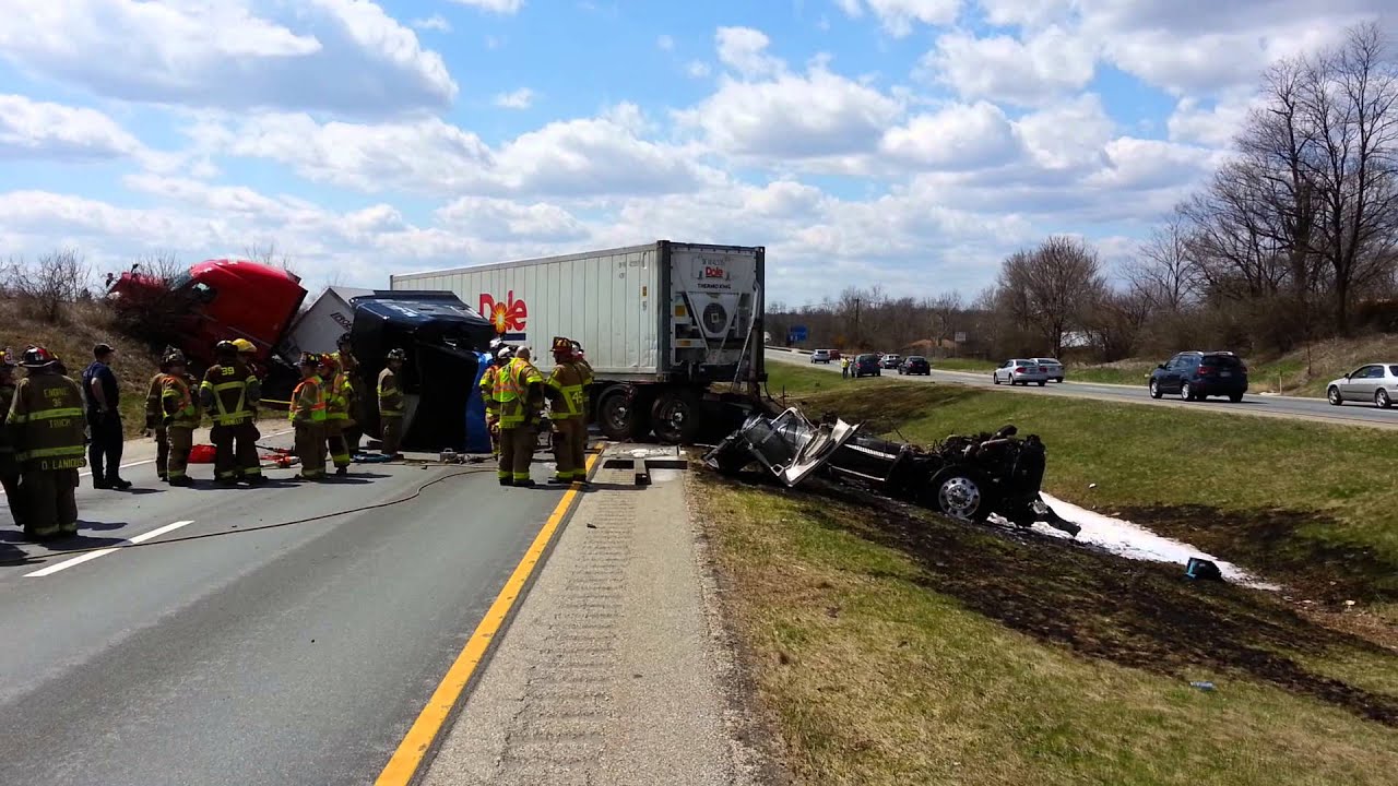 Interstate 81 Crash - YouTube