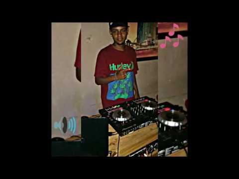 DJ CHUGA SOY EL HOMBRE QUE ROBA TODAS TUS CARICIAS - YouTube