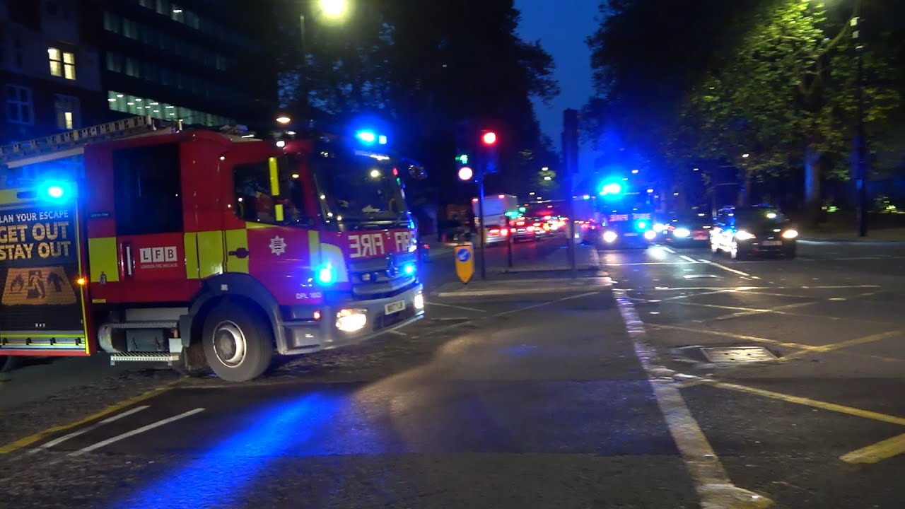 LFB Pump and Fire Rescue Unit responding meet at junction - YouTube