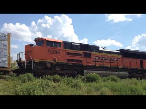 CN 309 West: FPQC!! | CN 2423 8908 & BNSF 9396 At Laurier-Station, Qc - YouTube
